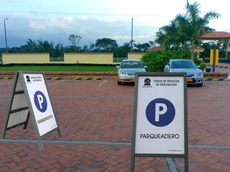 Avisos señales carteles señalización en plásticos fuertes